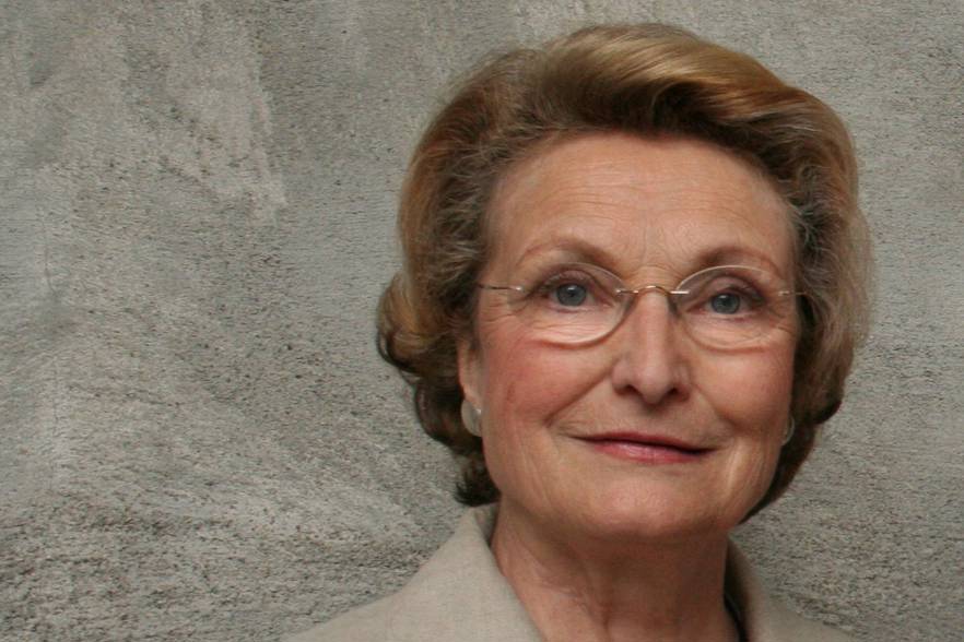 Helga Hernes becomes honorary member of the Norwegian Association for ...