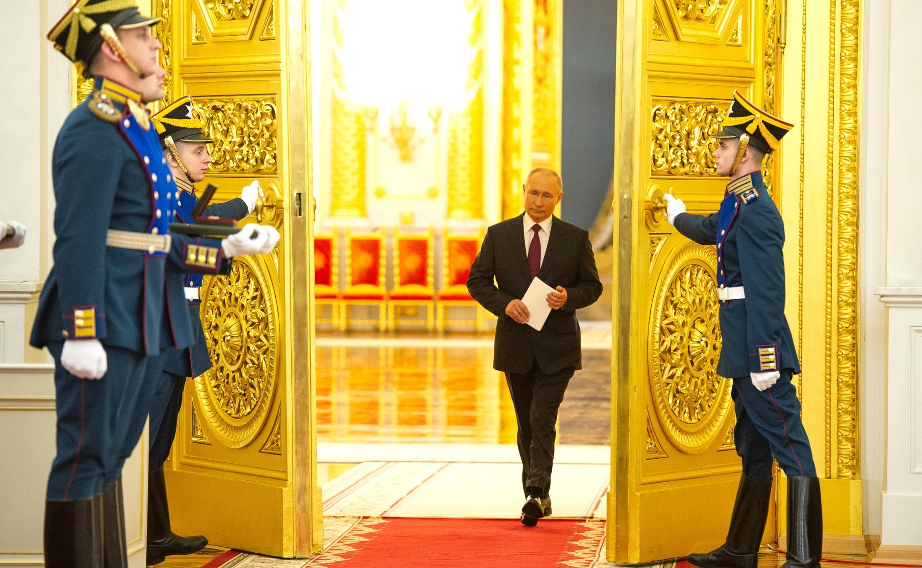 Why Putin is Losing – The Weakness of Personalist Dictatorship – Peace ...